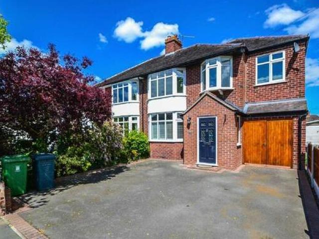 4 Bedroom Semi detached House For Rent In Copthorne