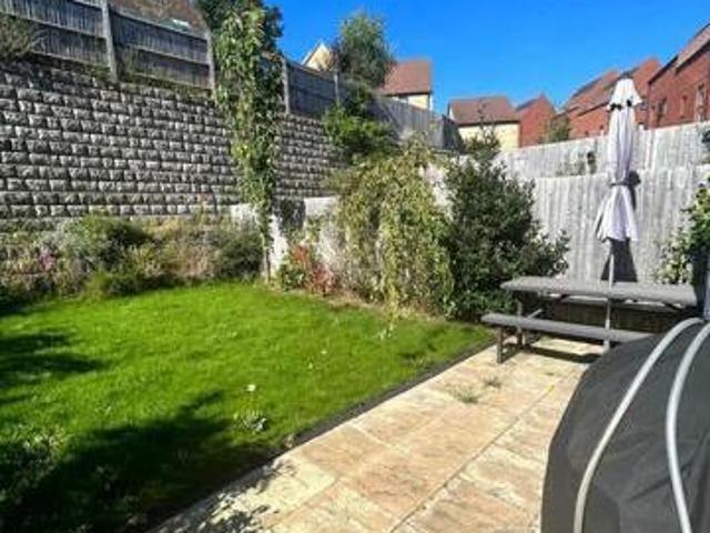 4 Bedroom Semi detached House For Rent In Coulsdon