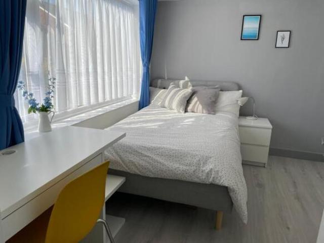 4 bedroom semi detached house for rent in Coventry, CV4