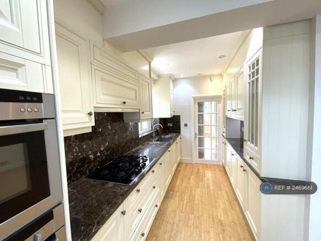 4 bedroom semi detached house for rent in Clarendon Road, London, W5
