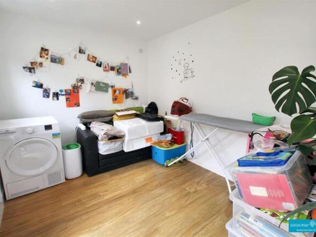 4 bedroom semi detached house for rent in Clarendon Rise, Tilehurst, Reading, RG31