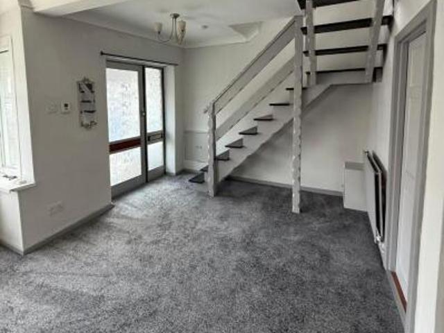 4 bedroom semi detached house for rent in Clifford Road, Penketh, Warrington, WA5