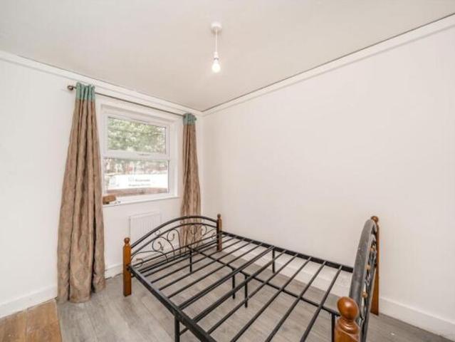 4 bedroom semi detached house for rent in Clifton Way, Peckham, SE15