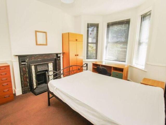 4 bedroom semi detached house for rent in Cranmer Road, Winton, BH9