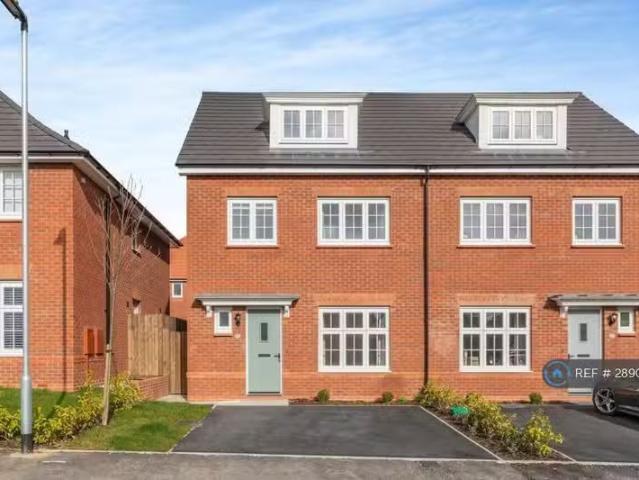 4 bedroom semi detached house for rent in Cwrt Jones, Chester.