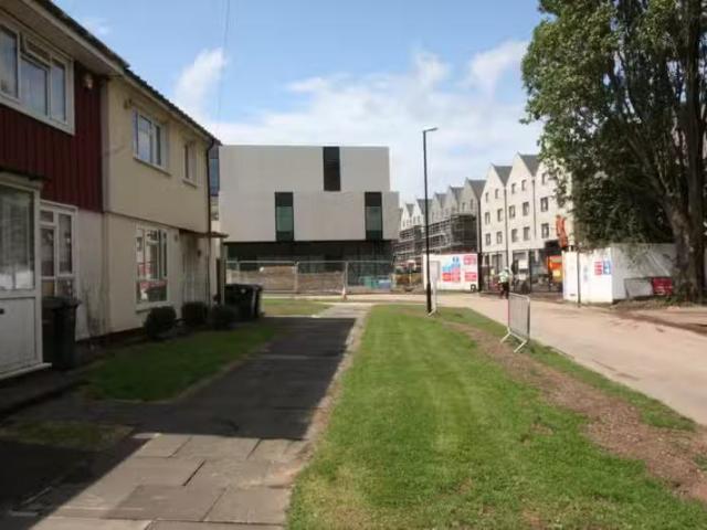 4 bedroom semi detached house for rent in CV4