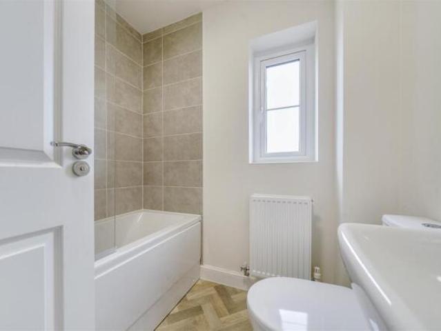 4 bedroom semi detached house for rent in Daisy Lane, Throckley, Newcastle upon Tyne, NE15