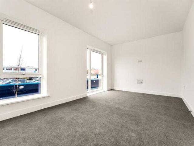 4 bedroom semi detached house for rent in De Bruyne Street, Cambridge, Cambridgeshire, CB5