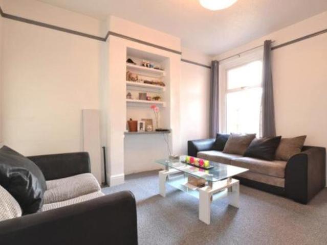 4 bedroom semi detached house for rent in Deans Walk, Kingsholm, Gloucester, GL1