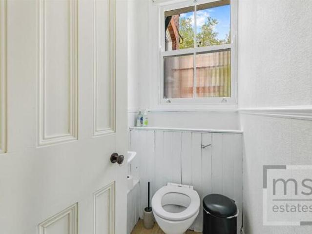 4 bedroom semi detached house for rent in Devonshire Promenade, Lenton, Nottingham, NG7