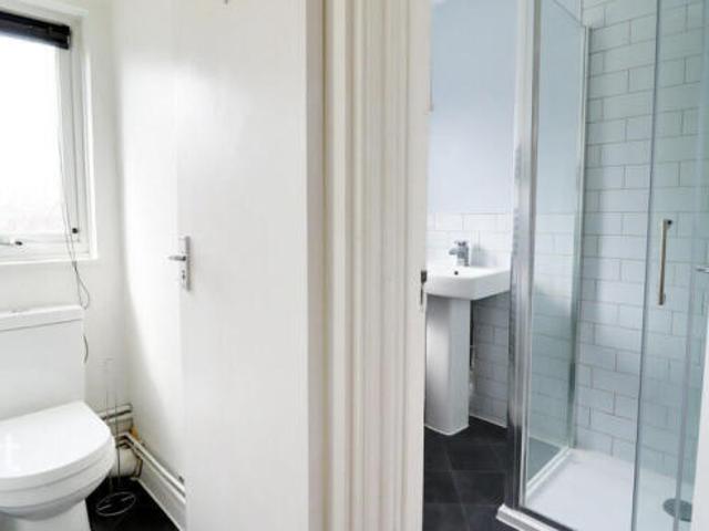 4 bedroom semi detached house for rent in Donchurch Close, Norwich, NR5