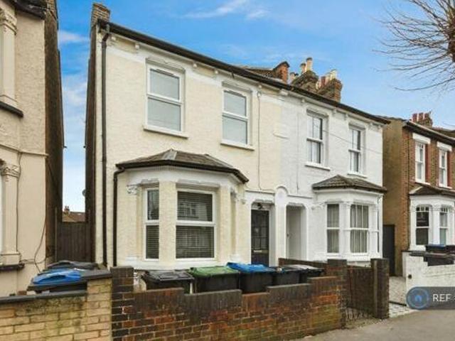 4 Bedroom Semi detached House For Rent In East Croydon