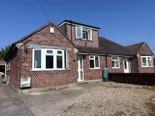 4 bedroom semi detached house for rent in Eastern Yeovil, BA21