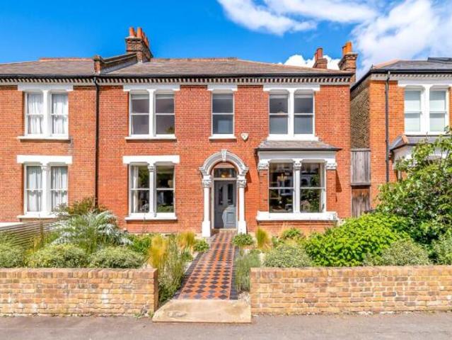 4 bedroom semi detached house for rent in Eastmearn Road, West Dulwich, SE21