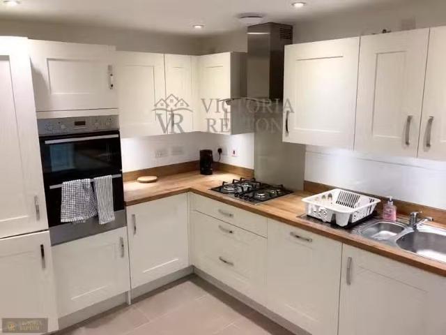 4 bedroom semi detached house for rent in Edward Parker Road.