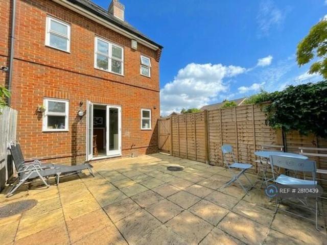 4 bedroom semi detached house for rent in Elgar Bretts Court, Canterbury, CT1