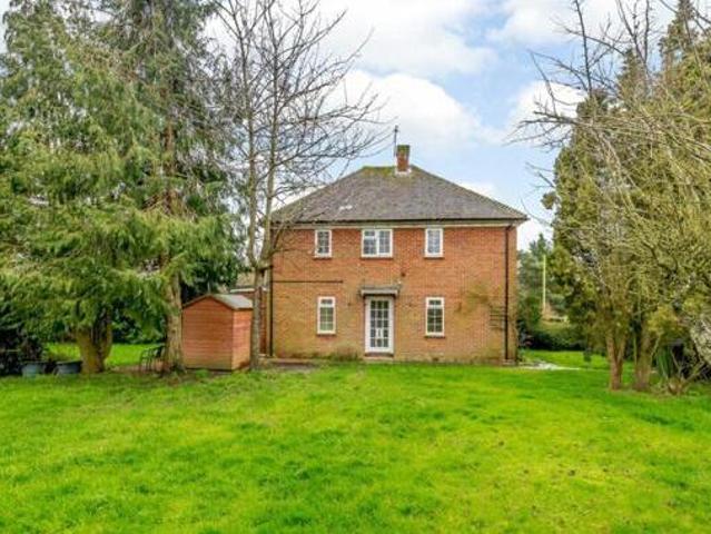 4 Bedroom Semi detached House For Rent In Farnham, Hampshire