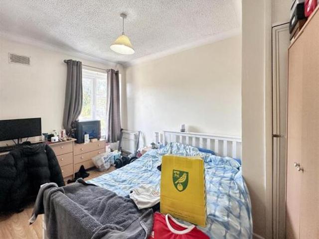 4 bedroom semi detached house for rent in Gilbard Road, Norwich, NR5