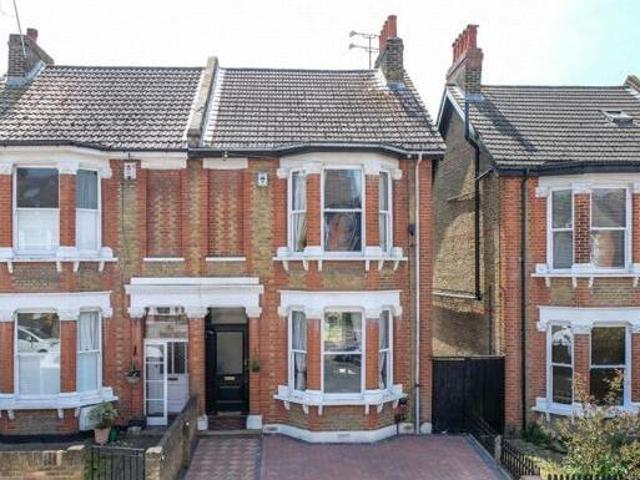 4 Bedroom Semi detached House For Rent In Gravesend, Kent