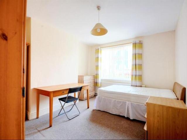 4 bedroom semi detached house for rent in Greenfield Street, Dunkirk, Nottingham, NG7 2JN, NG7