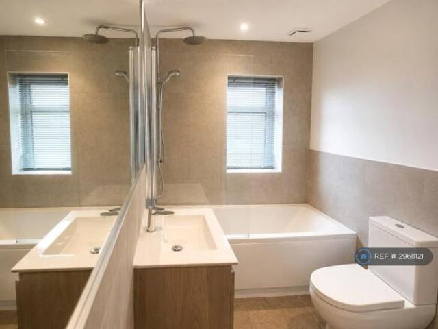 4 bedroom semi detached house for rent in Grizedale Court, Sunderland, SR6