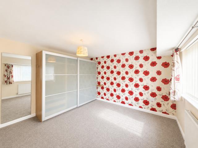 4 bedroom semi detached house for rent in Halcroft Rise, Wigston, LE18