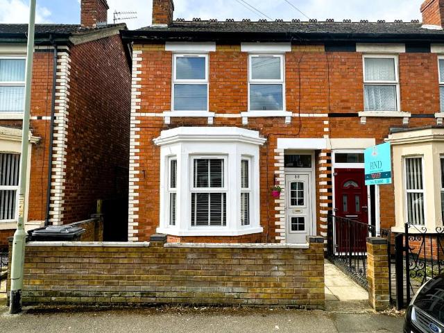 4 bedroom semi detached house for rent in Hartington Road, Gloucester, GL1