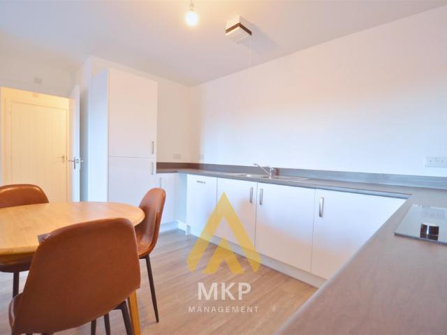 4 bedroom semi detached house for rent in Harborne Park Road, B17 0NE, B17