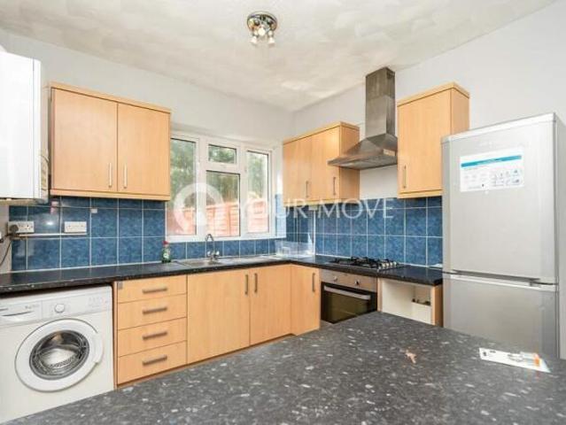4 bedroom semi detached house for rent in Harborough Road, Southampton, SO15