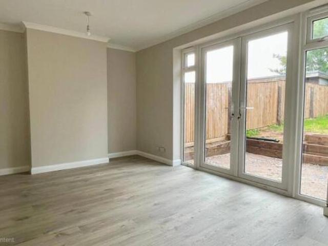 4 bedroom semi detached house for rent in Hook Green Road, Southfleet, DA13