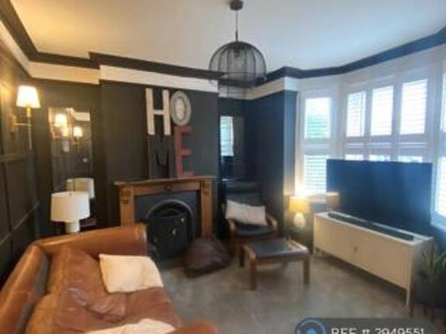 4 bedroom semi detached house for rent in Horsefair Street, Charlton Kings, Cheltenham, GL53