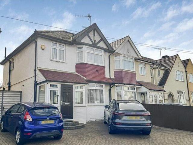 4 Bedroom Semi detached House For Rent In Hounslow