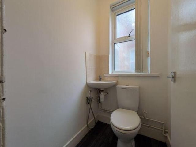 4 bedroom semi detached house for rent in Incredible Shared Home on Gregory Boulevard, NG7