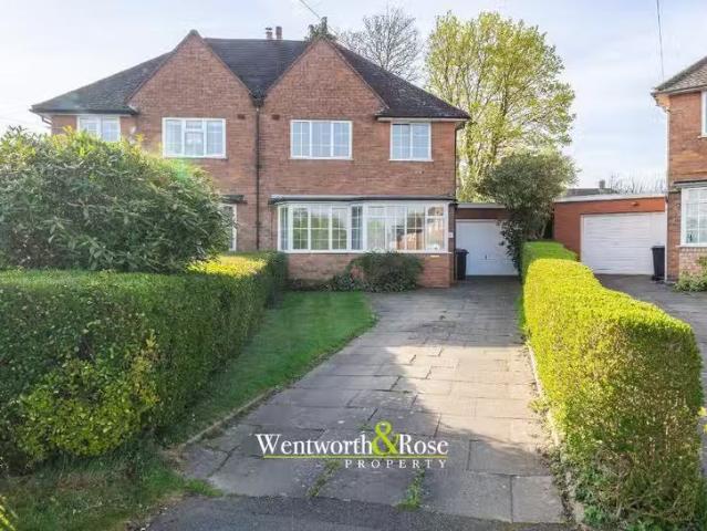 4 bedroom semi detached house for rent in Iris Close, Selly Oa.