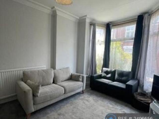 4 bedroom semi detached house for rent in Jarrow Road, Sheffield, S11