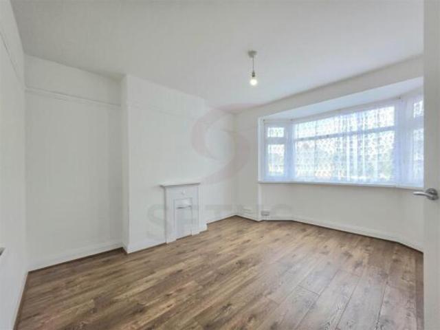 4 bedroom semi detached house for rent in Kerrysdale Avenue, Rushey Mead, Leicester, LE4