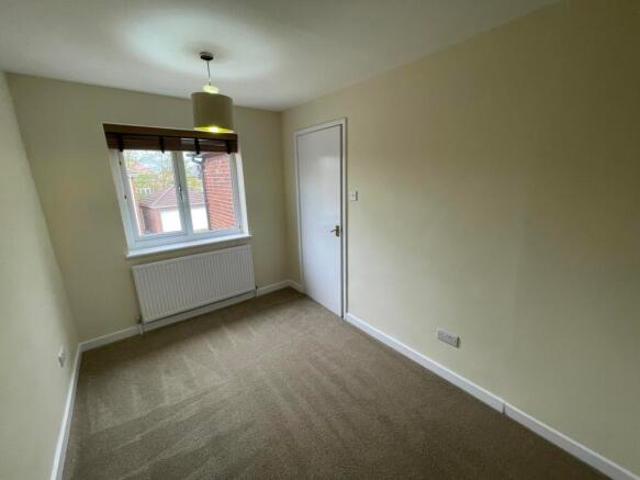 4 bedroom semi detached house for rent in Kingsley Drive, Harrogate, North Yorkshire, HG1