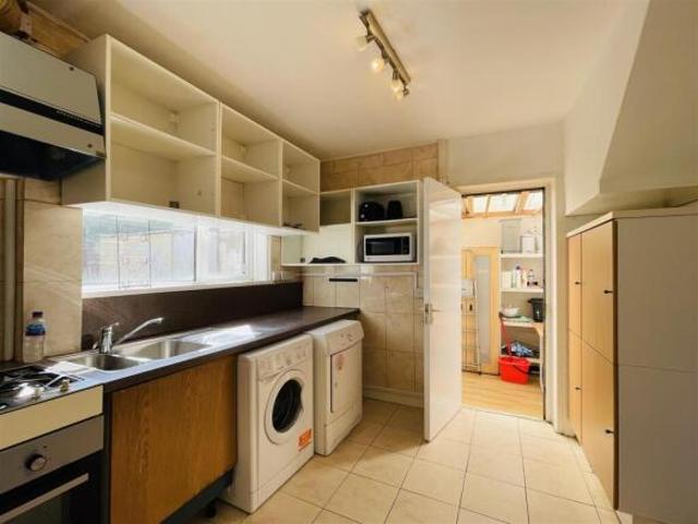 4 bedroom semi detached house for rent in Landseer Avenue, Bristol, BS7
