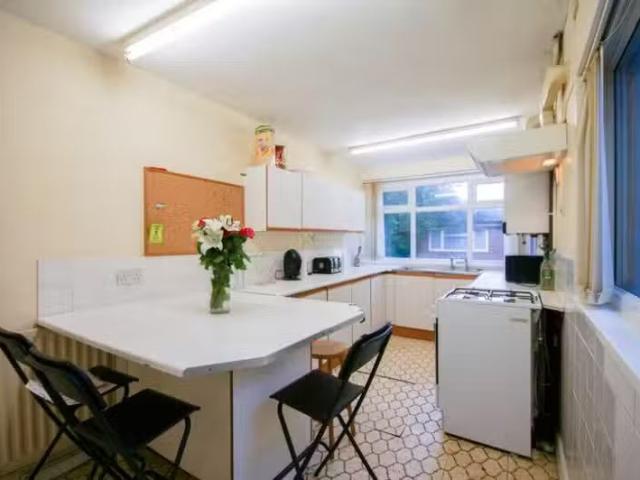 4 bedroom semi detached house for rent in Langleys Road, Selly.