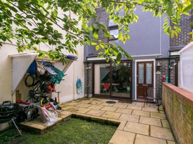 4 bedroom semi detached house for rent in Larkhall Lane Clapham SW4