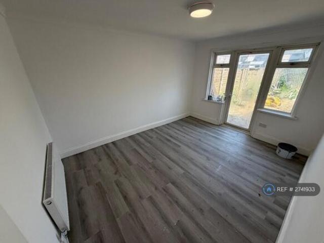 4 bedroom semi detached house for rent in Laundry Road, Southampton, SO16