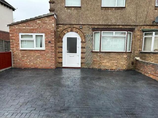 4 Bedroom Semi detached House For Rent In Leamington Spa, Warwickshire