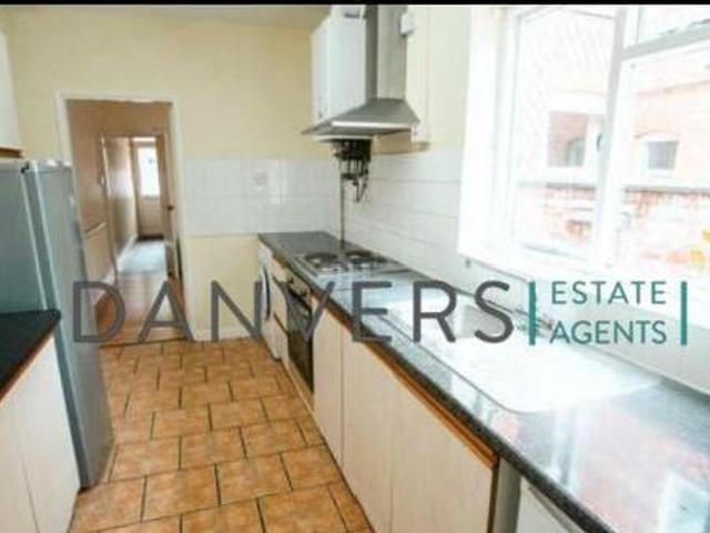 4 Bedroom Semi detached House For Rent In Leicester