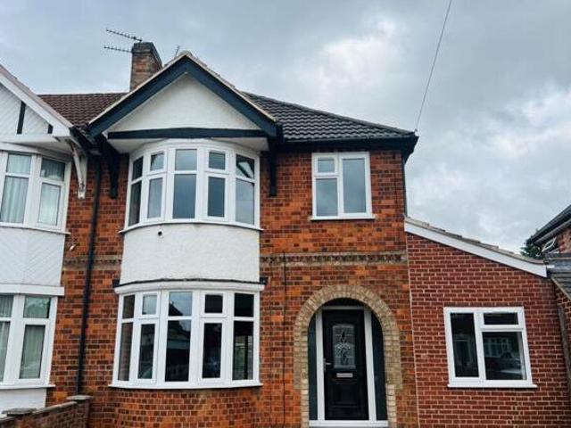 4 Bedroom Semi detached House For Rent In Leicester