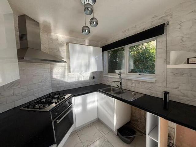 4 bedroom semi detached house for rent in Lingfield, Stacey Bushes, MK12
