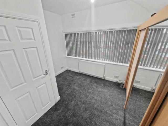 4 bedroom semi detached house for rent in Lichfield Drive, Prestwich, M25