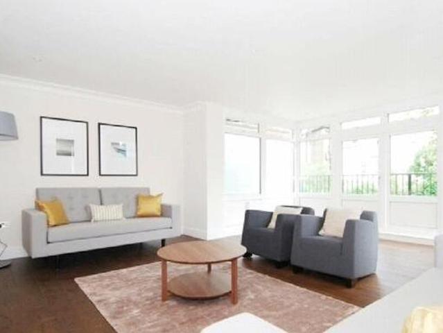 4 Bedroom Semi detached House For Rent In London