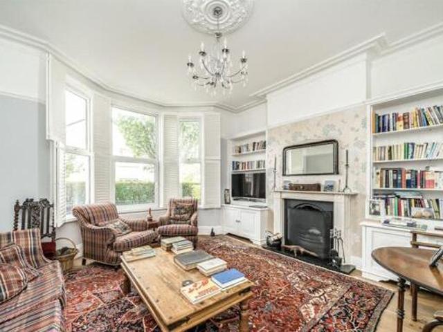 4 Bedroom Semi detached House For Rent In London