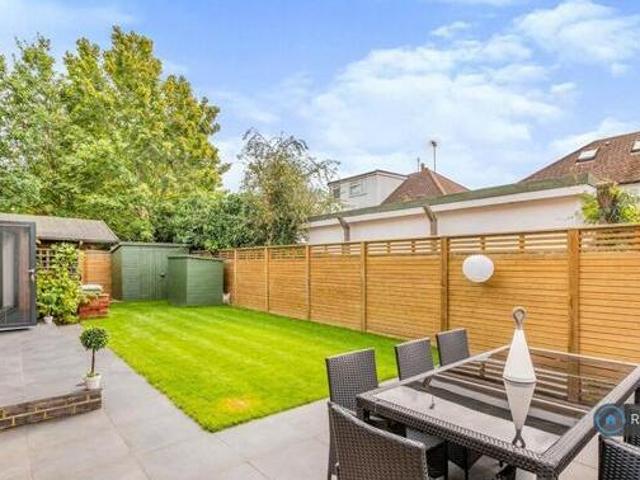 4 Bedroom Semi detached House For Rent In London