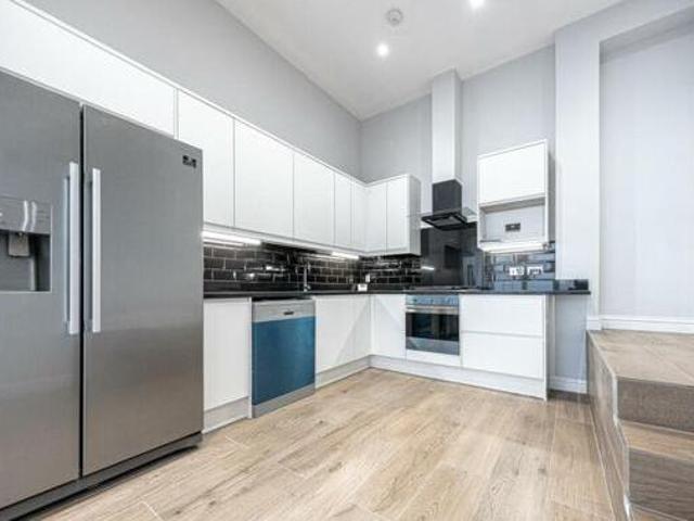 4 Bedroom Semi detached House For Rent In London